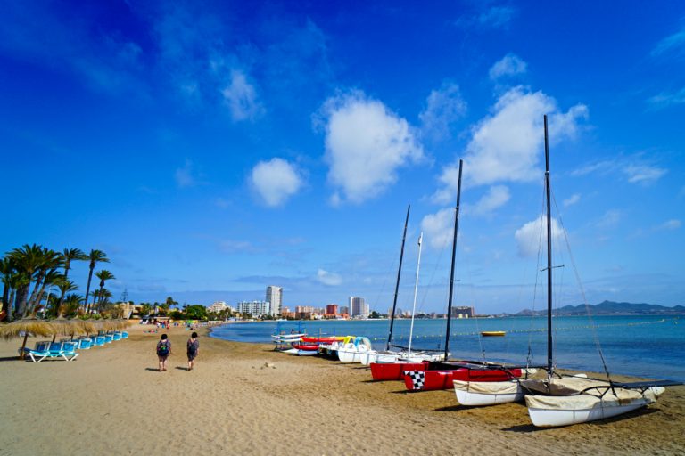 Čínské cvičení na Mar Menor | Delfín Travel